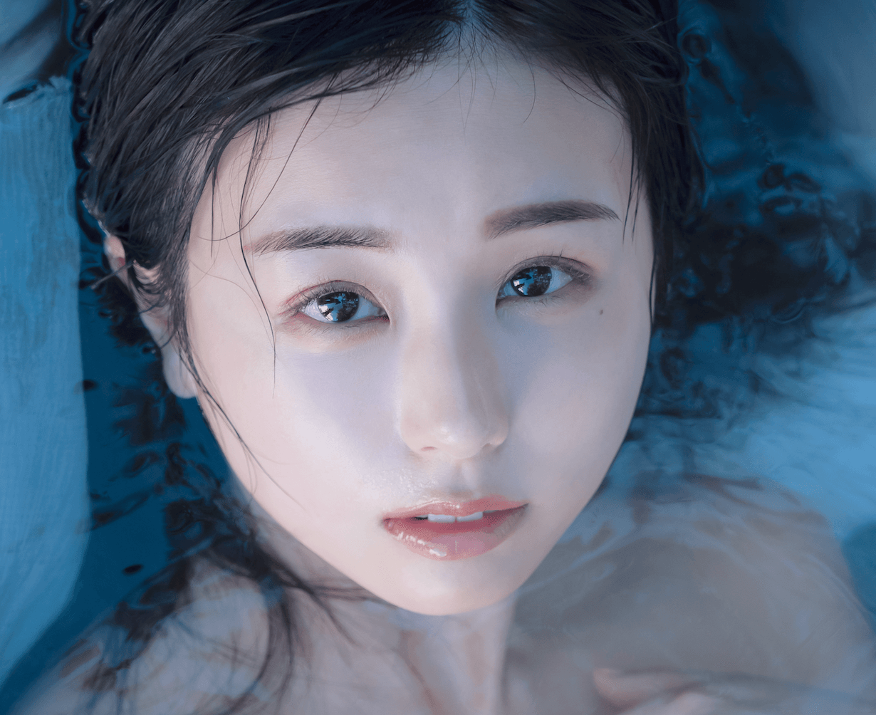 インスタフォロワー117万人！「SNSのフェチ天使」くりえみ待望の3rd写真集『革命家』2月14日(火)発売！発売を記念して、バレンタインサイン会＆スペシャルトークショー開催決定！ | dot ...